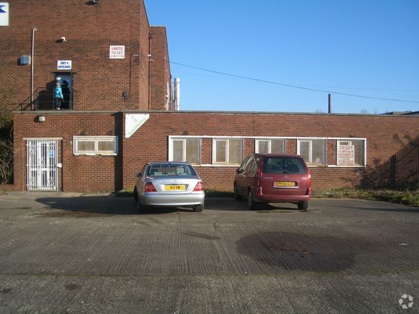 1-8 Waggon Ln, Upton, WF9 1JS | LoopNet