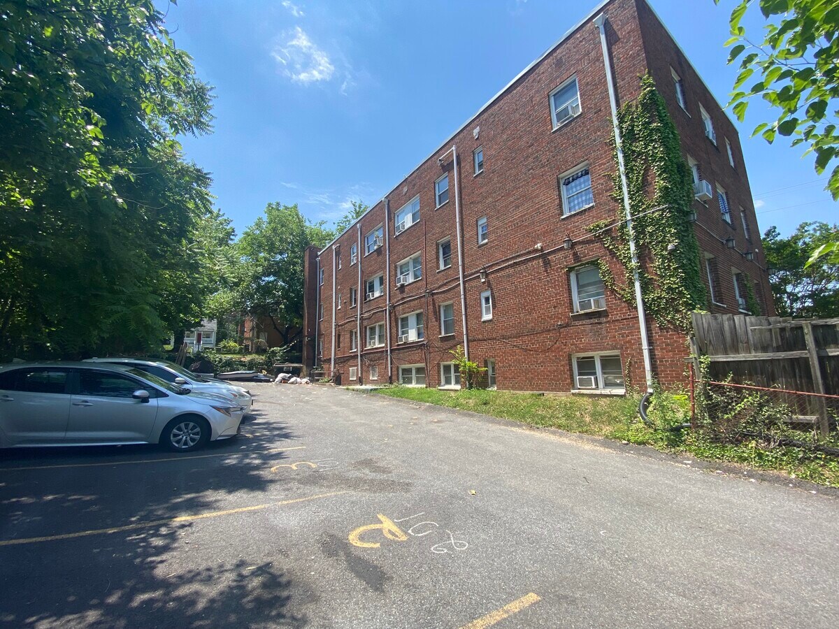 10 49th St SE, Washington, DC 20019 - Apartments on 49th | LoopNet