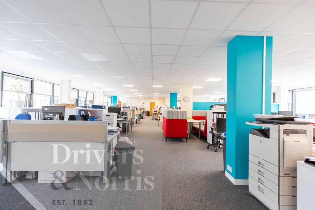 2 Dollis Park, London, N3 1HF - Winston House | LoopNet