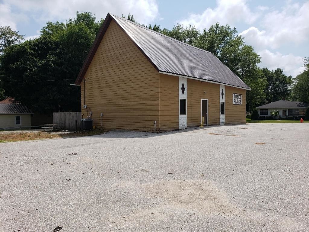 302 5th St, Defiance, IA 51527 | LoopNet