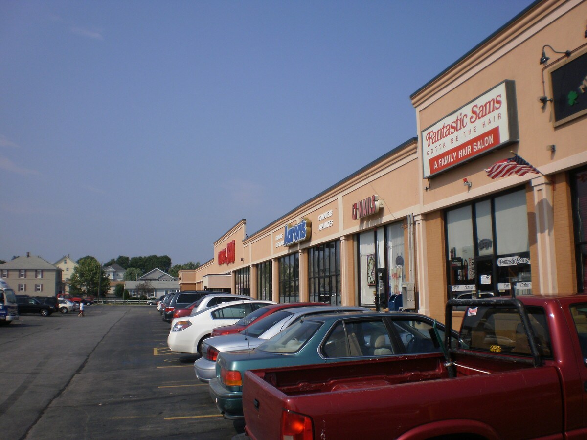 310-400 Rhode Island Ave, Fall River, MA 02721 - Southway Plaza | LoopNet
