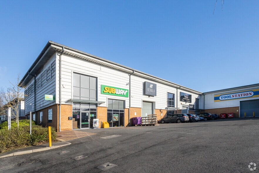 Lincoln Rd, High Wycombe, HP12 3FF - Industrial for Lease | LoopNet