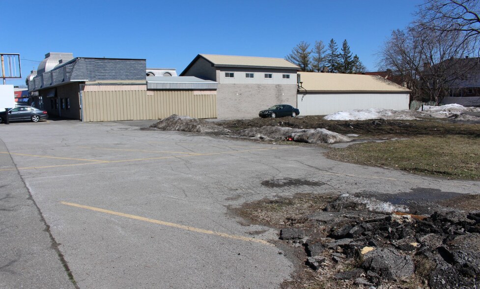 528 Rue Notre-Dame, Repentigny, QC J6A 2T8 | LoopNet