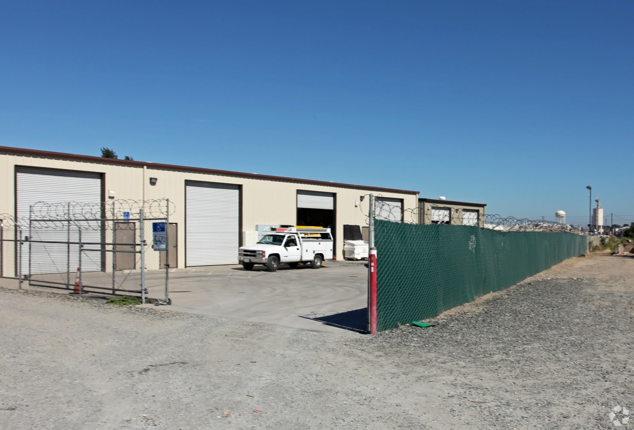 408 Flores Ave, Modesto, CA 95351 | LoopNet