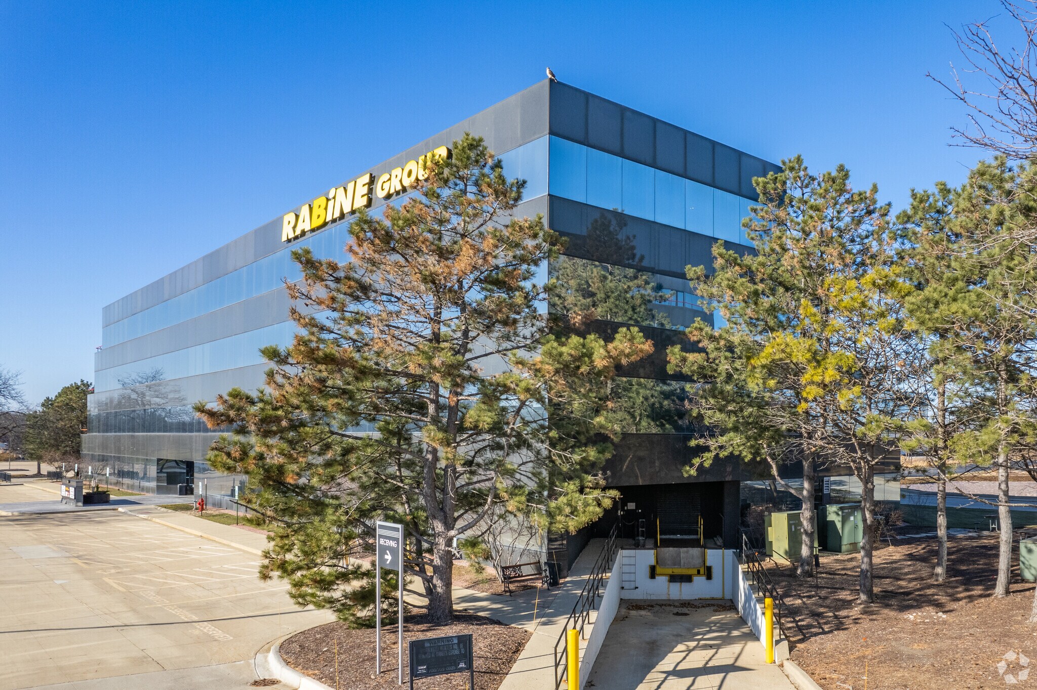 900 National Pky, Schaumburg, IL 60173 - Three Woodfield Lake | LoopNet