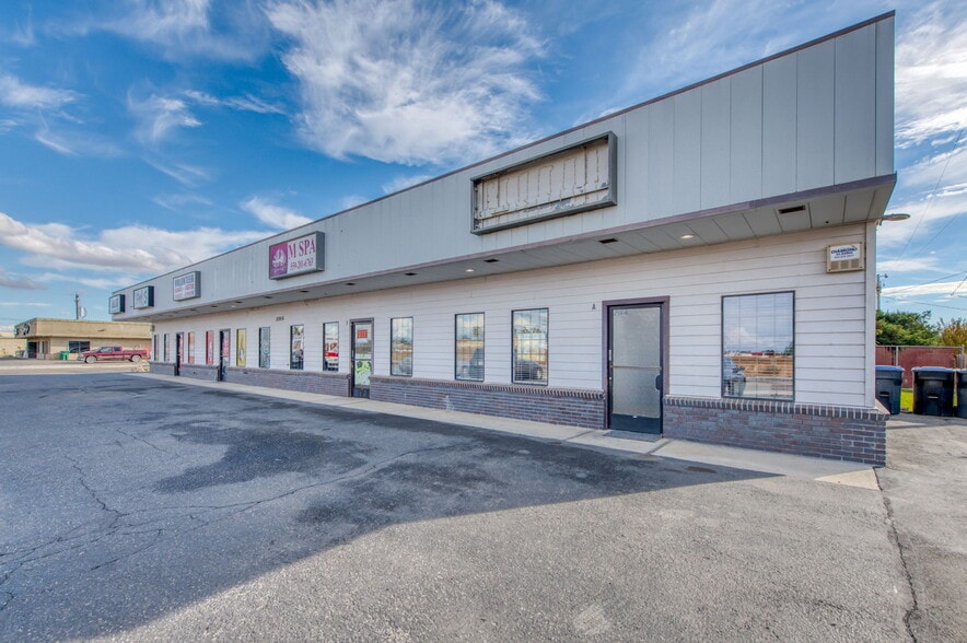 25916 Avenue 17, Madera, CA 93638 - Boutique Retail Center -Value Add Opportunity | LoopNet