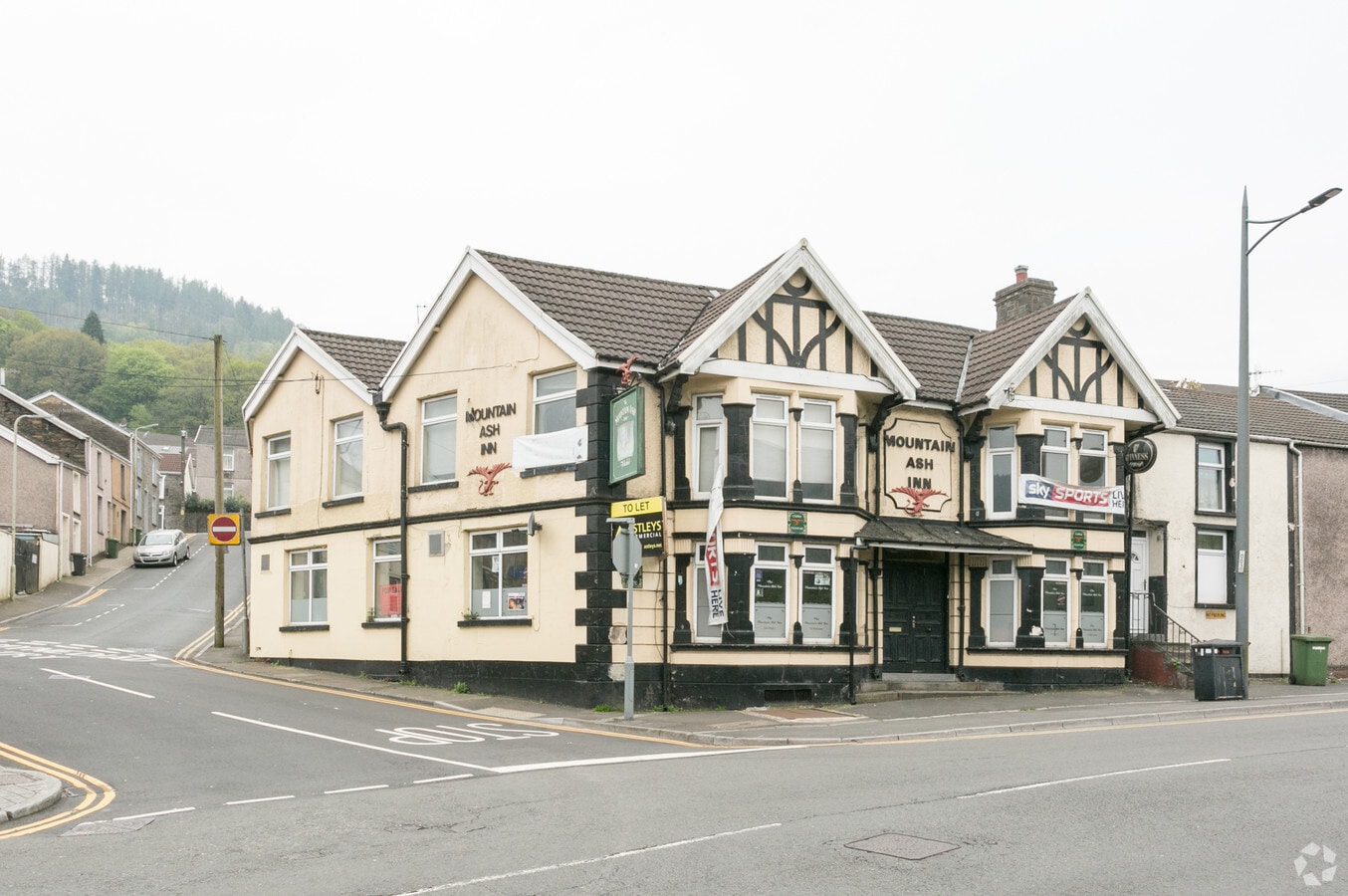24 Commercial St, Mountain Ash, CF45 3PS | LoopNet