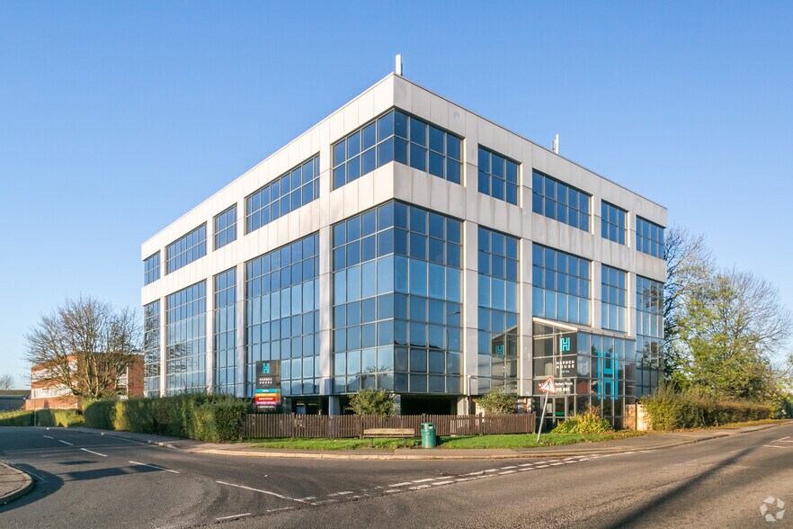 Tickford St, Newport Pagnell, MK16 9EY | LoopNet