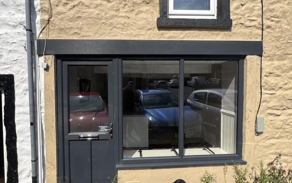 17 The Square, Carnforth, LA6 3EQ | LoopNet