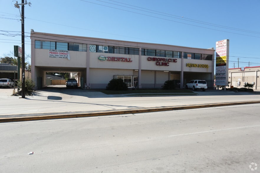 8561 Long Point Rd, Houston, TX 77055 | LoopNet