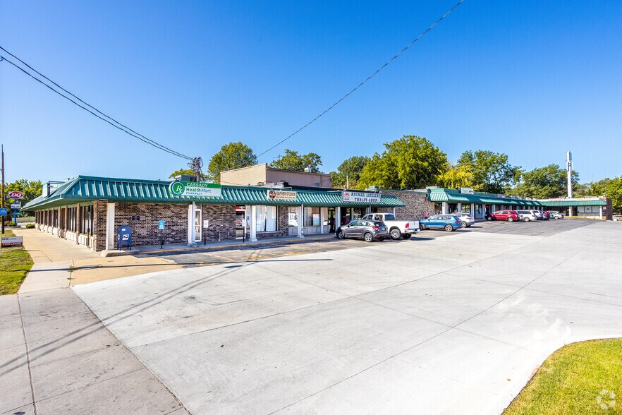 3218-3300 SW 9th St, Des Moines, IA 50315 - Park Avenue Plaza | LoopNet