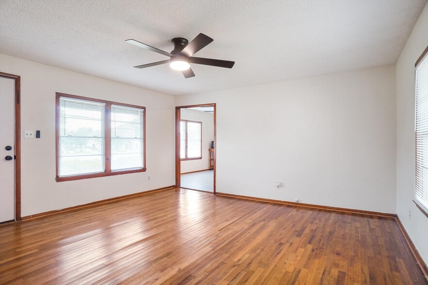 321 W Highway 199, Springtown, TX 76082 - Office for Sale | LoopNet