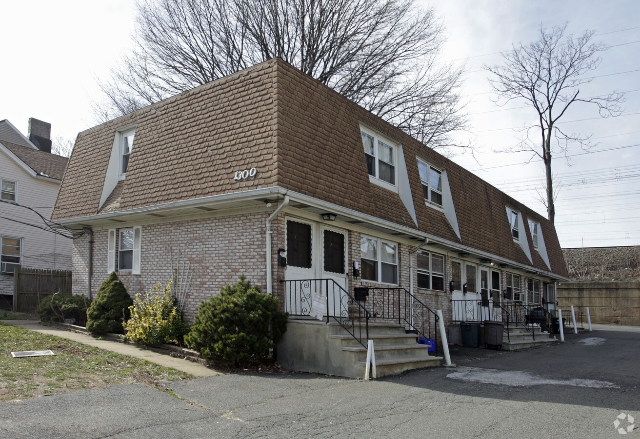 1300 Fulton St, Rahway, NJ 07065 - Multifamily for Sale | LoopNet