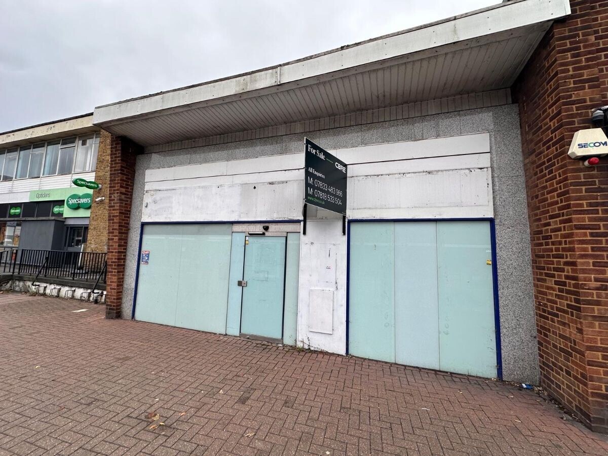 18 Furtherwick Rd, Canvey Island, SS8 7AE - Retail for Lease | LoopNet