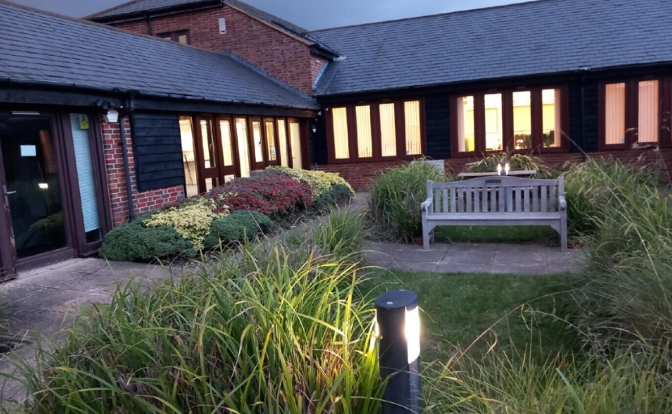 Lambwood Hl, Reading, BKS RG7 1JN | LoopNet