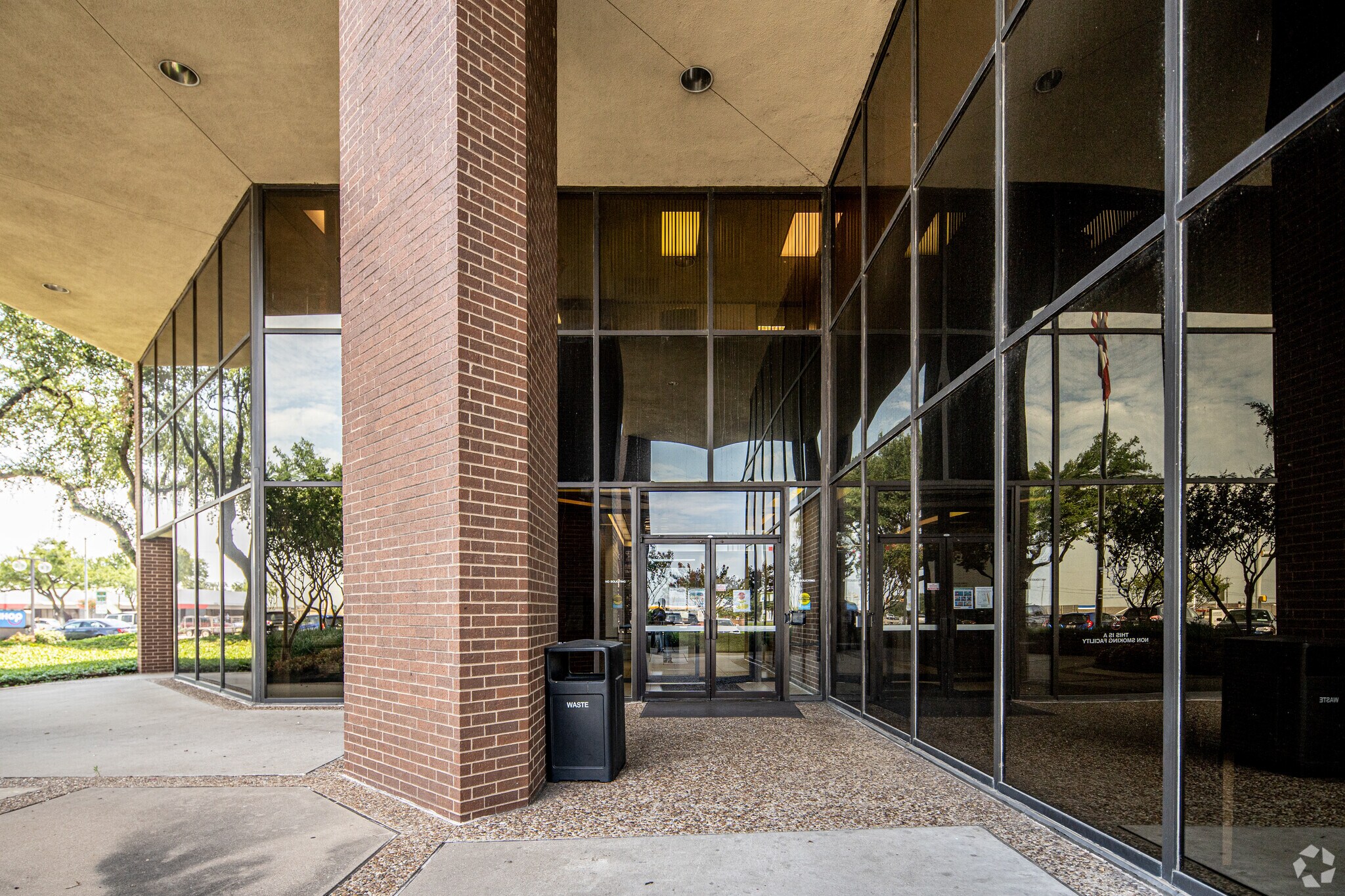 2080 N State Highway 360, Grand Prairie, TX 75050 - Carrier 360 | LoopNet