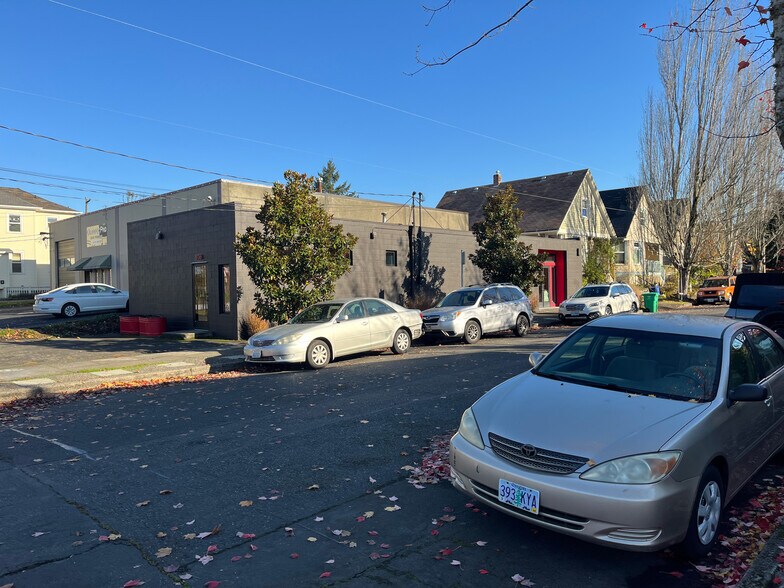 2738 SE 15th Ave, Portland, OR 97202 | LoopNet