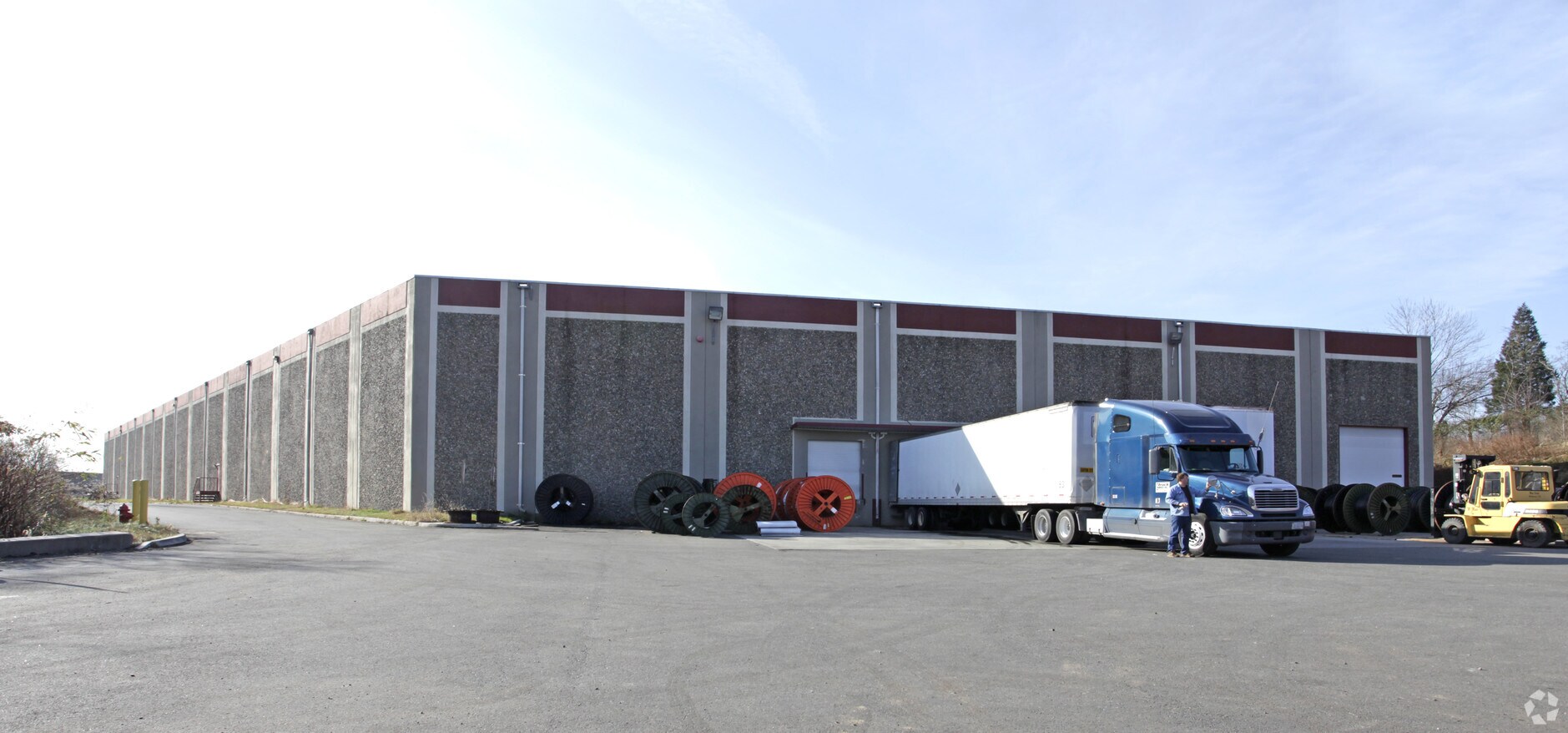 60 Distribution Blvd, Edison, NJ 08817 | LoopNet