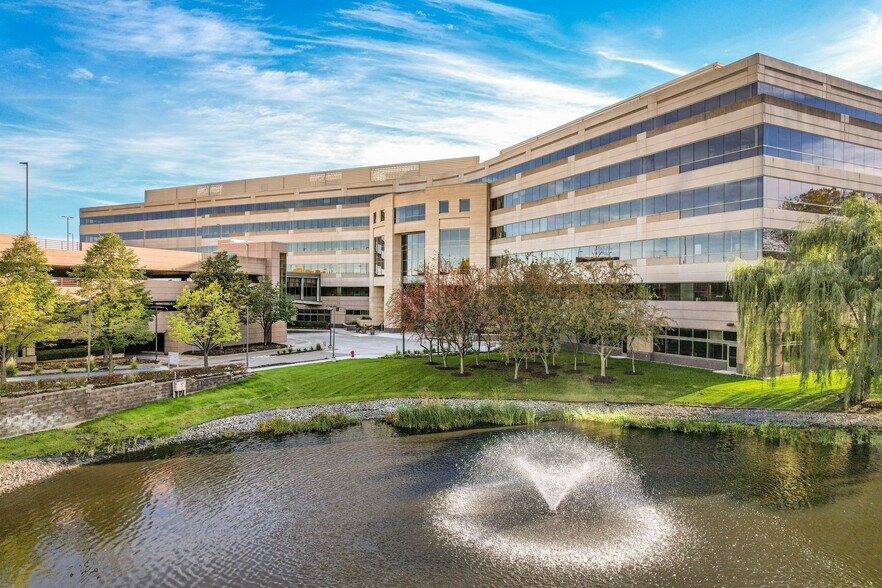 1301 International Pky, Sunrise, FL 33323 - Lake Shore Plaza | LoopNet