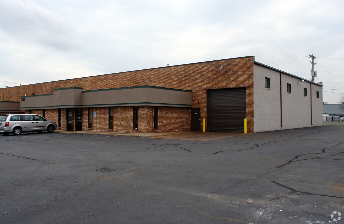 17500 Helro Dr, Fraser, MI 48026 | LoopNet