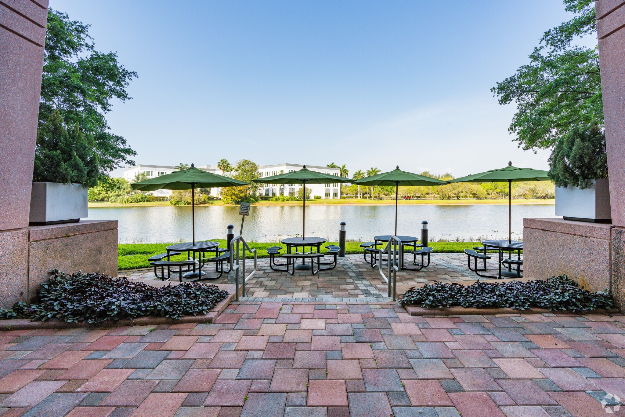 1301 International Pky, Sunrise, FL 33323 - Lake Shore Plaza | LoopNet