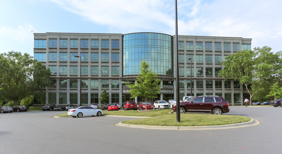 1301 International Pky, Sunrise, FL 33323 - Lake Shore Plaza | LoopNet