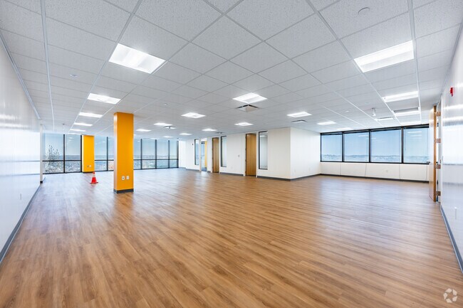 CBRE - Dallas Commercial Listings & Brokers | LoopNet