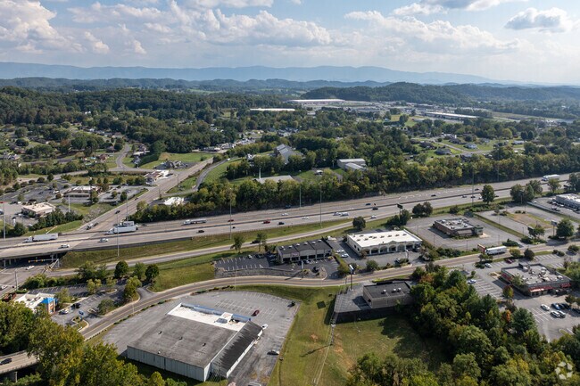 Shopping Centers for Sale | LoopNet