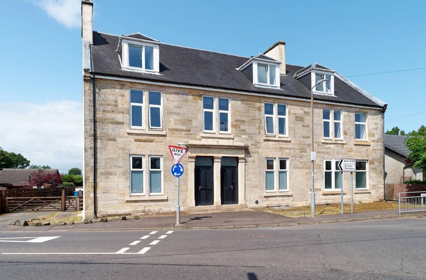 3 Balgray Rd, Beith, KA15 1HP - Station Inn | LoopNet