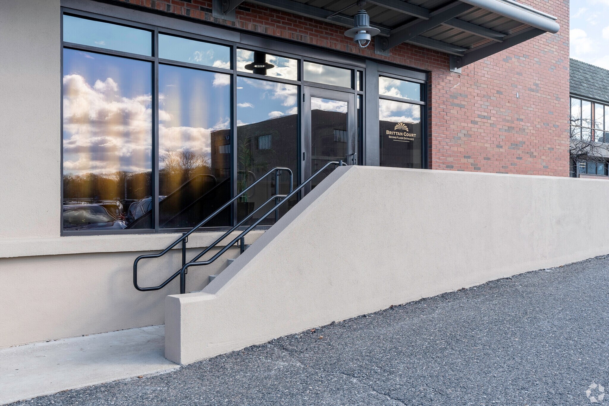 299 Lincoln St, Worcester, MA 01605 - Brittan Court | LoopNet