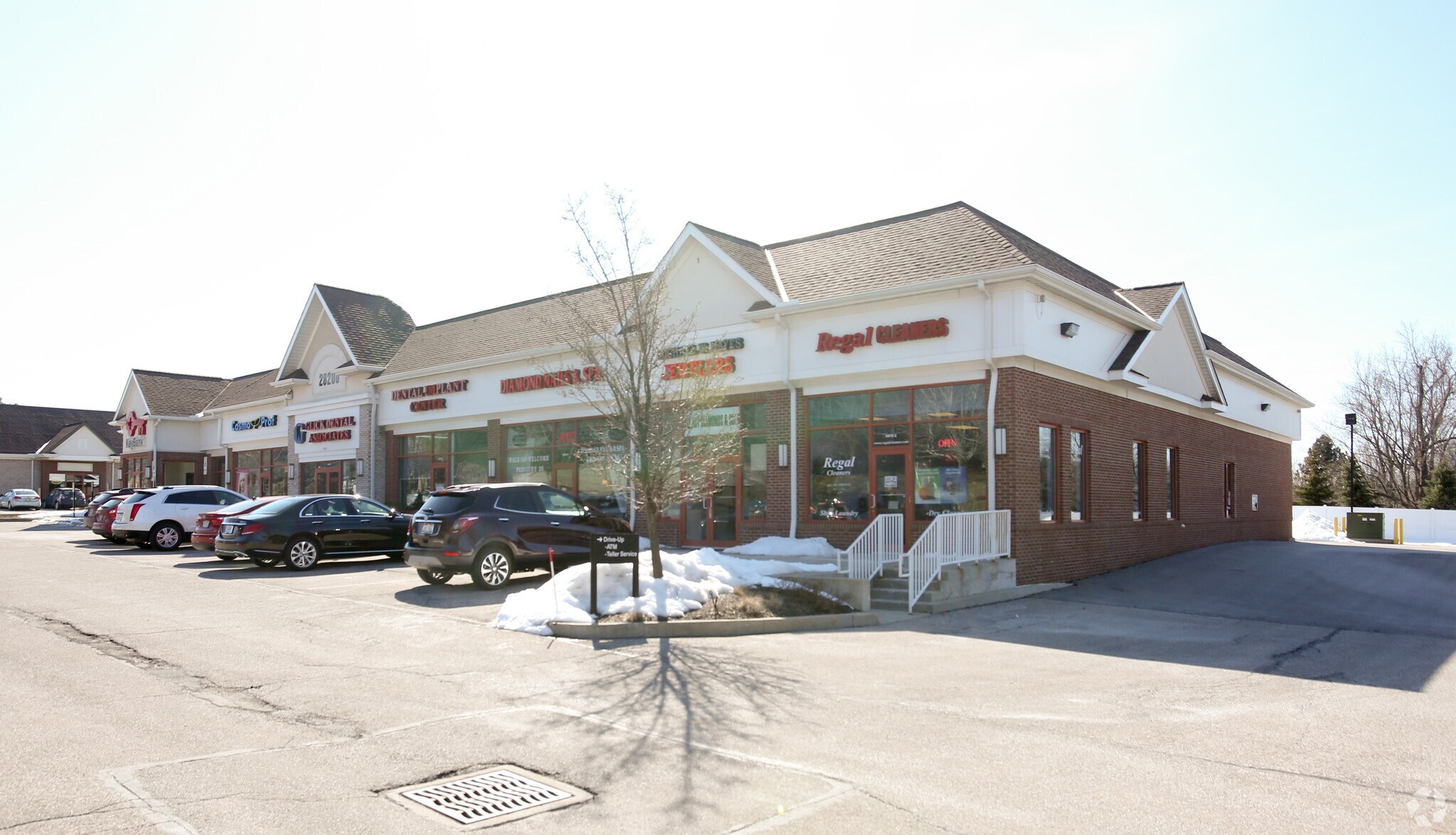 28500 Miles Rd, Solon, OH 44139 - Shoppes of Solon North | LoopNet