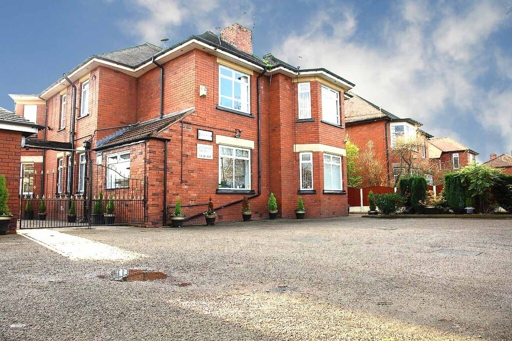 Nuthurst Rd, Manchester, M40 3PP | LoopNet