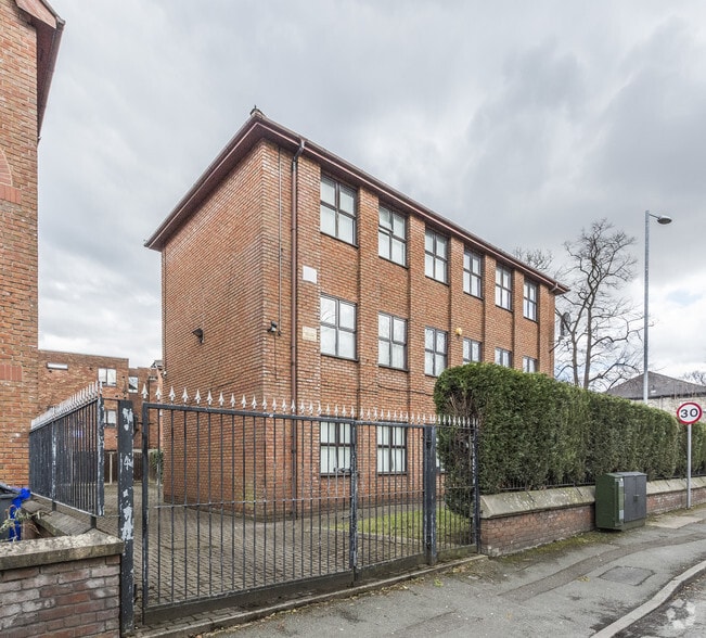 376 Wilmslow Rd, Manchester, M14 6AX | LoopNet