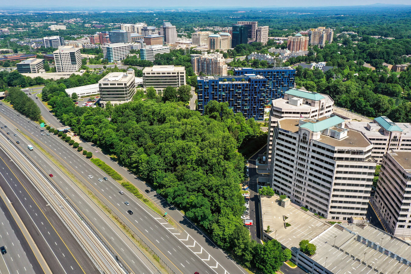 Oracle Way, Reston, VA 20190 | LoopNet