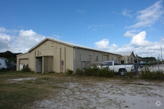 2021 Tallevast Rd, Sarasota, FL 34243 - Property Record | LoopNet