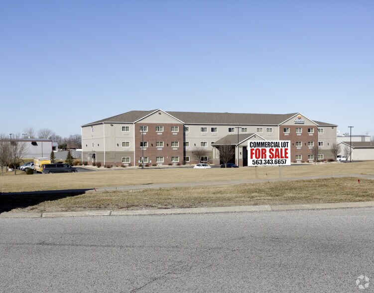 3694 W 83rd St, Davenport, IA 52806 | LoopNet