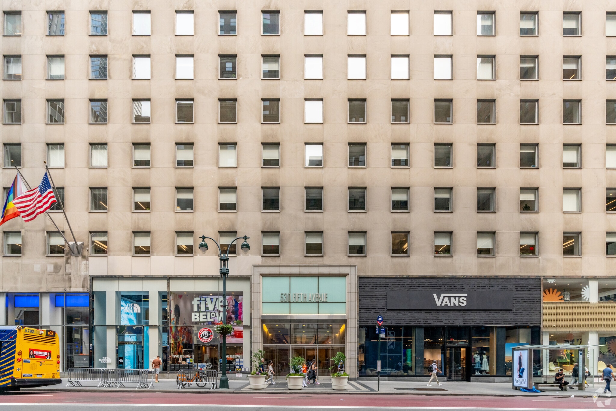 530 Fifth Ave, New York, NY 10036 - Convene 530 Fifth Avenue | LoopNet