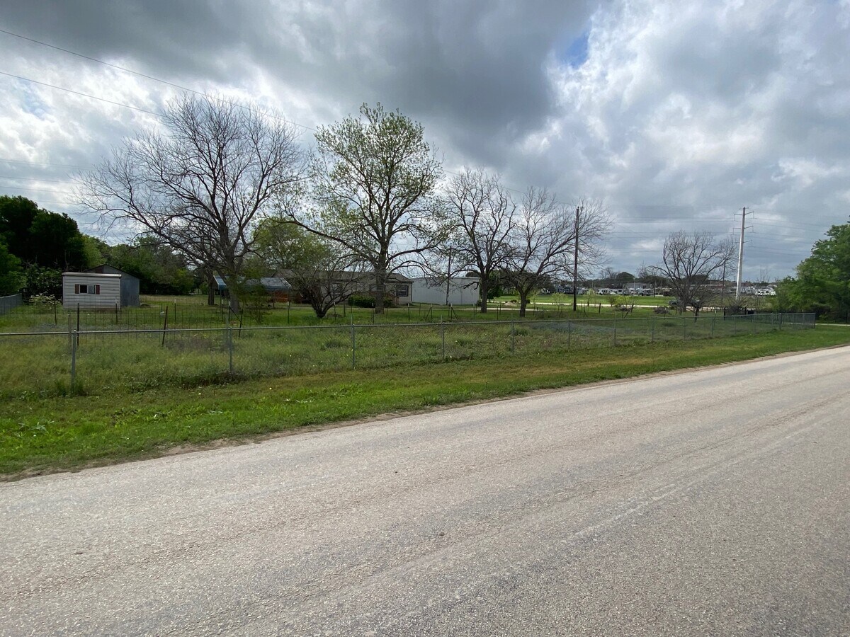 7815 Old Bastrop Rd, New Braunfels, TX 78130 | LoopNet