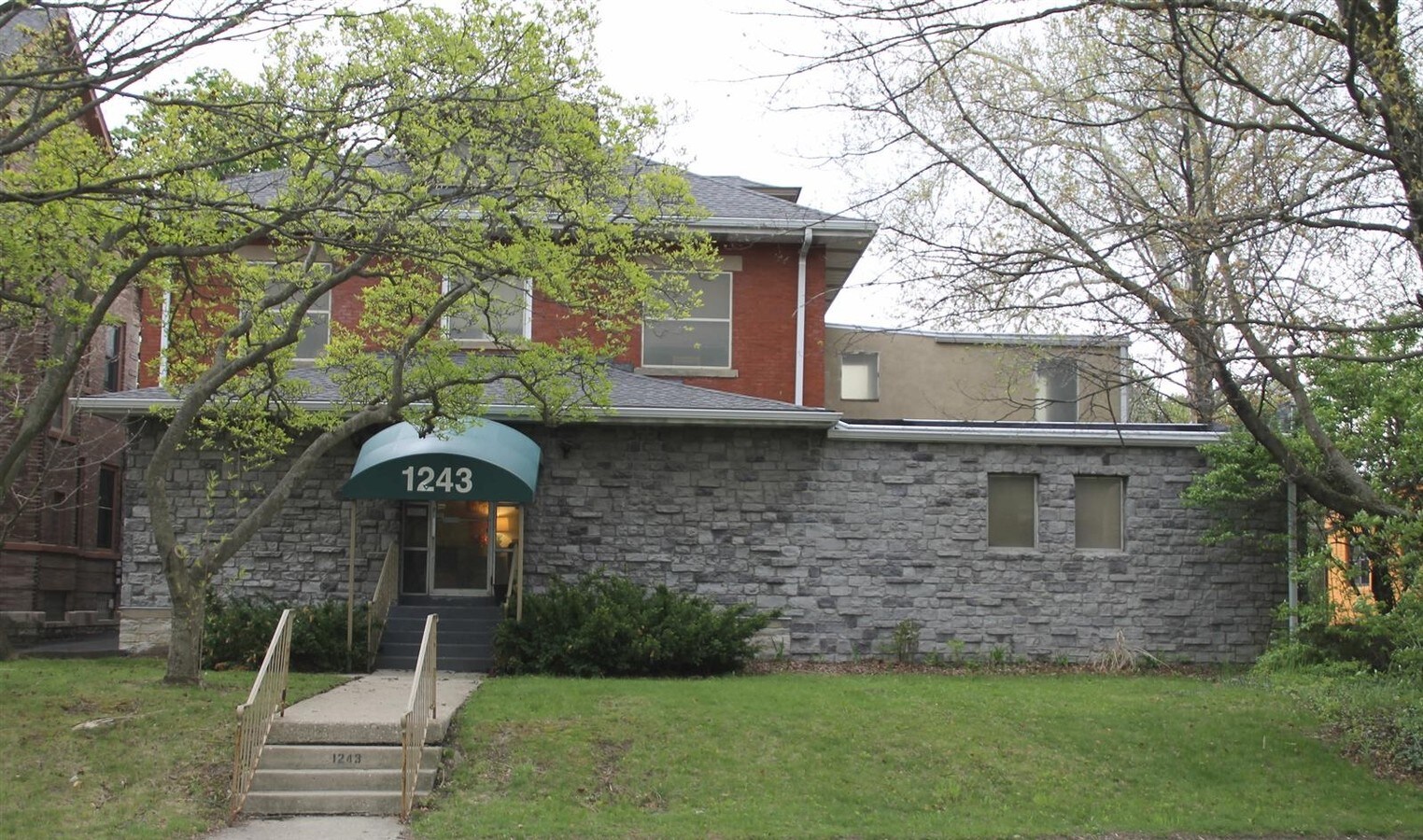 1243 E Broad St, Columbus, OH 43205 | LoopNet