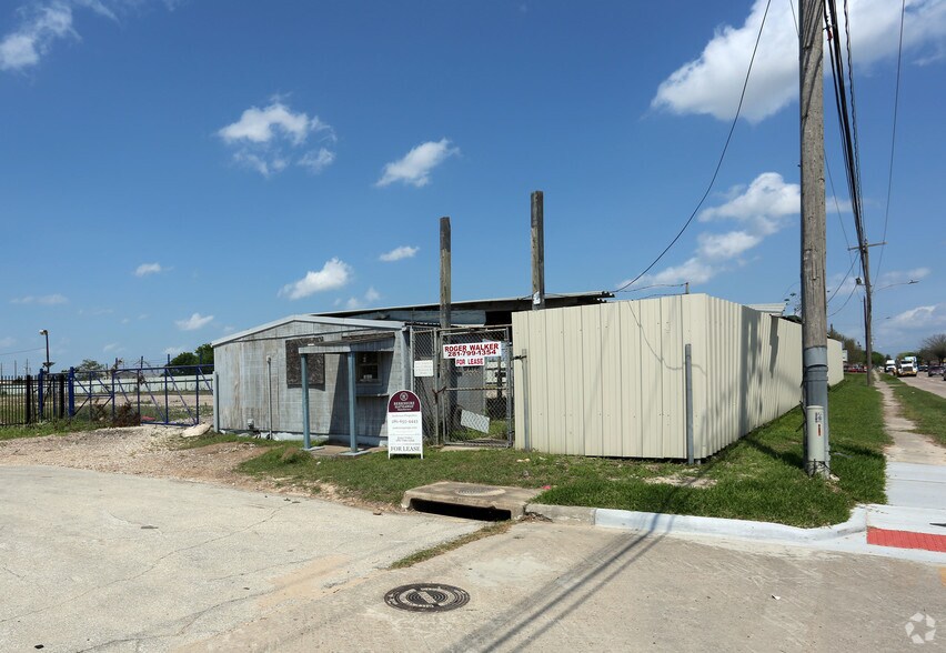 5501 Bingle Rd, Houston, TX 77092 | LoopNet