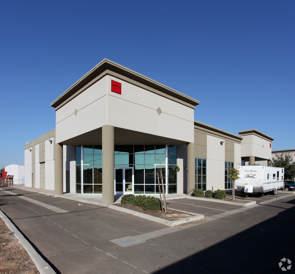 8866 Fruitridge Rd, Sacramento, CA 95826 - Fruitridge Crossing Retail ...