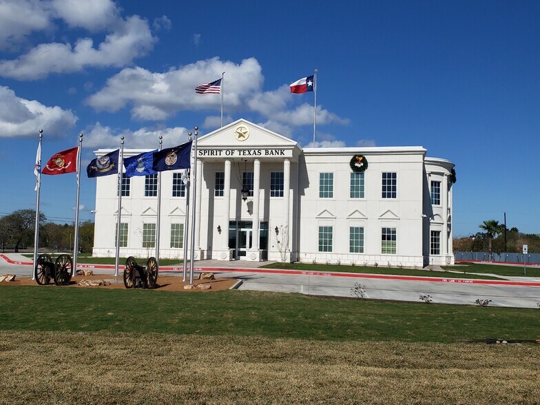 2051 Rodd Field Rd, Corpus Christi, TX 78412 - Simmons Bank Building ...