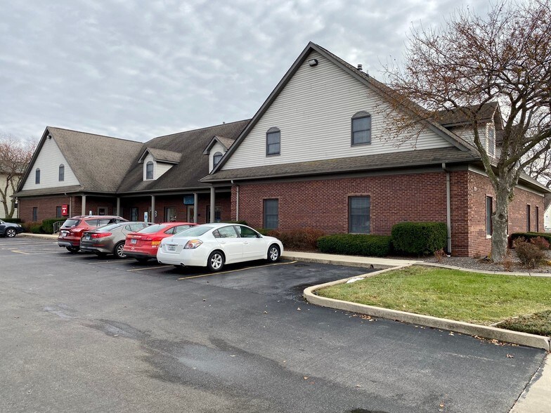 924 Clock Tower Dr, Springfield, IL 62704 - Clock Tower North | LoopNet