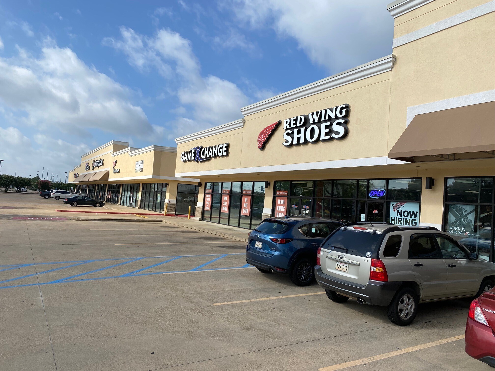 6550 Youree Dr, Shreveport, LA 71105 - Bayou Plaza Shopping Center | LoopNet