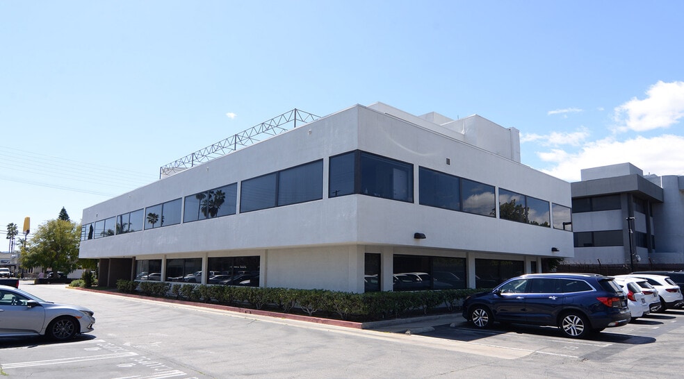 16909 Parthenia St, Northridge, CA 91343 - Platinum Portfolio | LoopNet