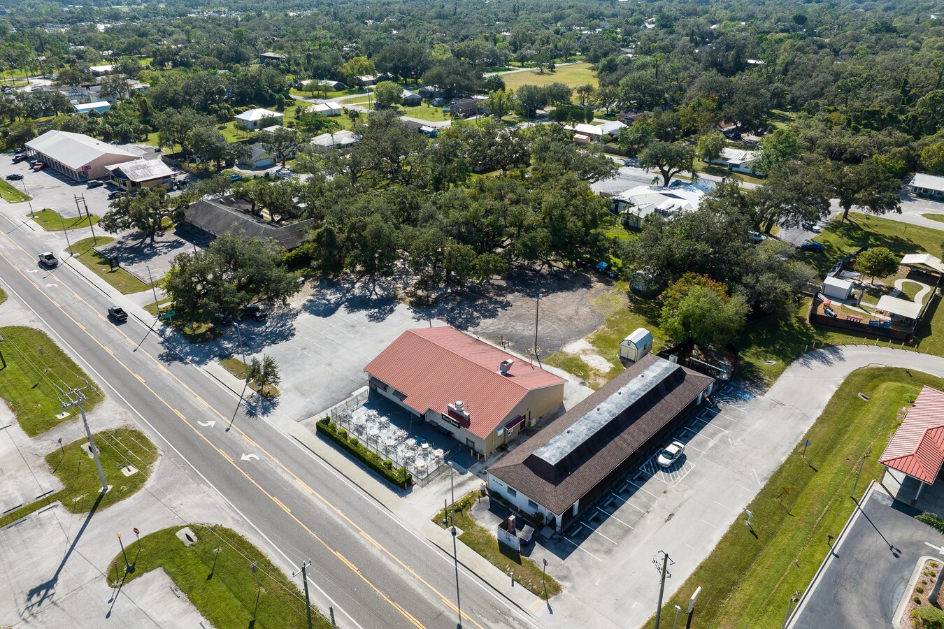 100 S Main St, Labelle, FL 33935 - The Quart House | LoopNet