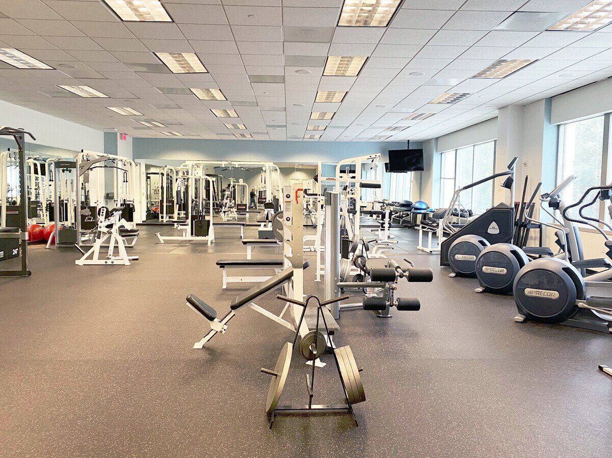 1900 Oracle Way, Reston, VA 20190 | LoopNet