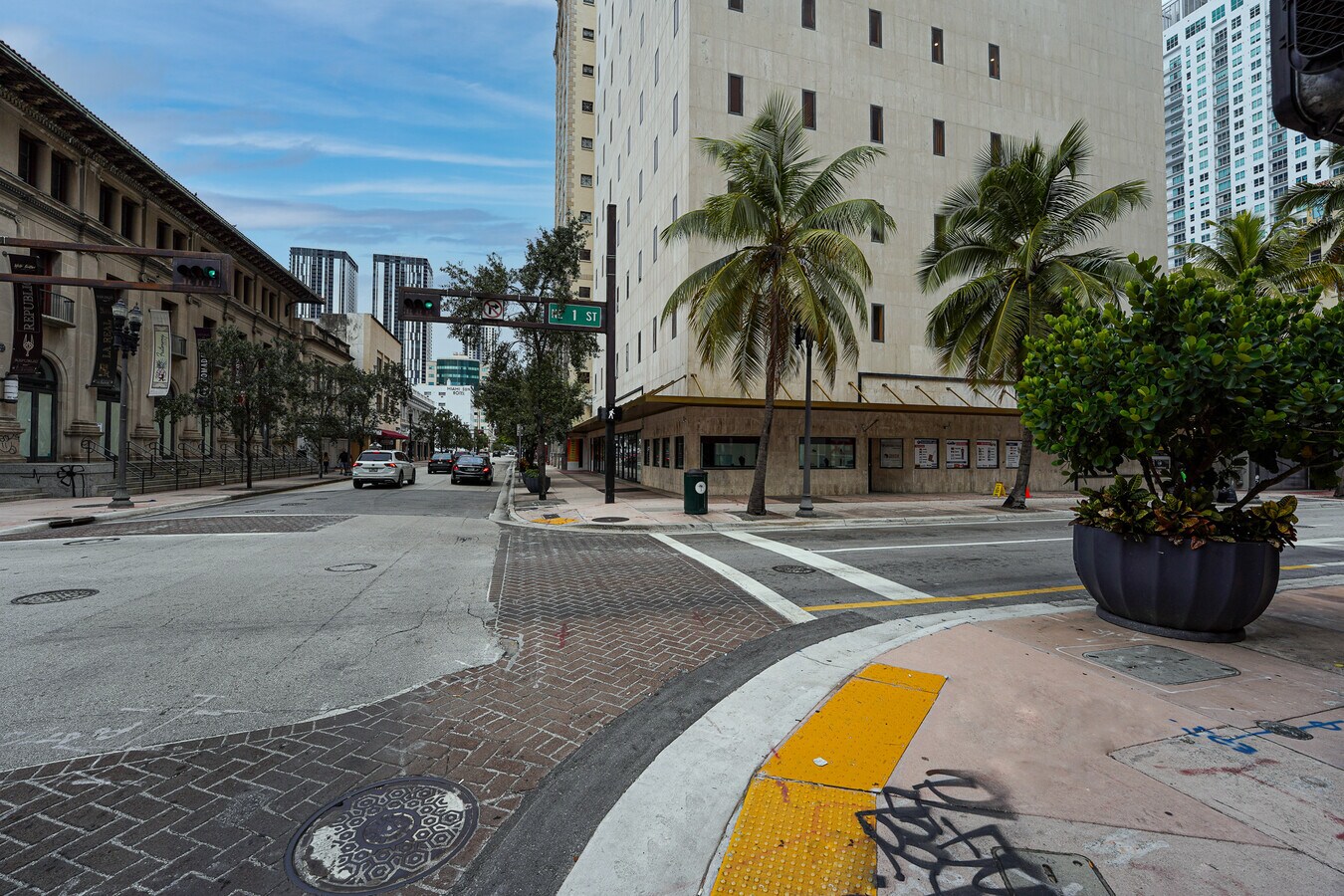111 NE 1st St, Miami, FL 33132 | LoopNet