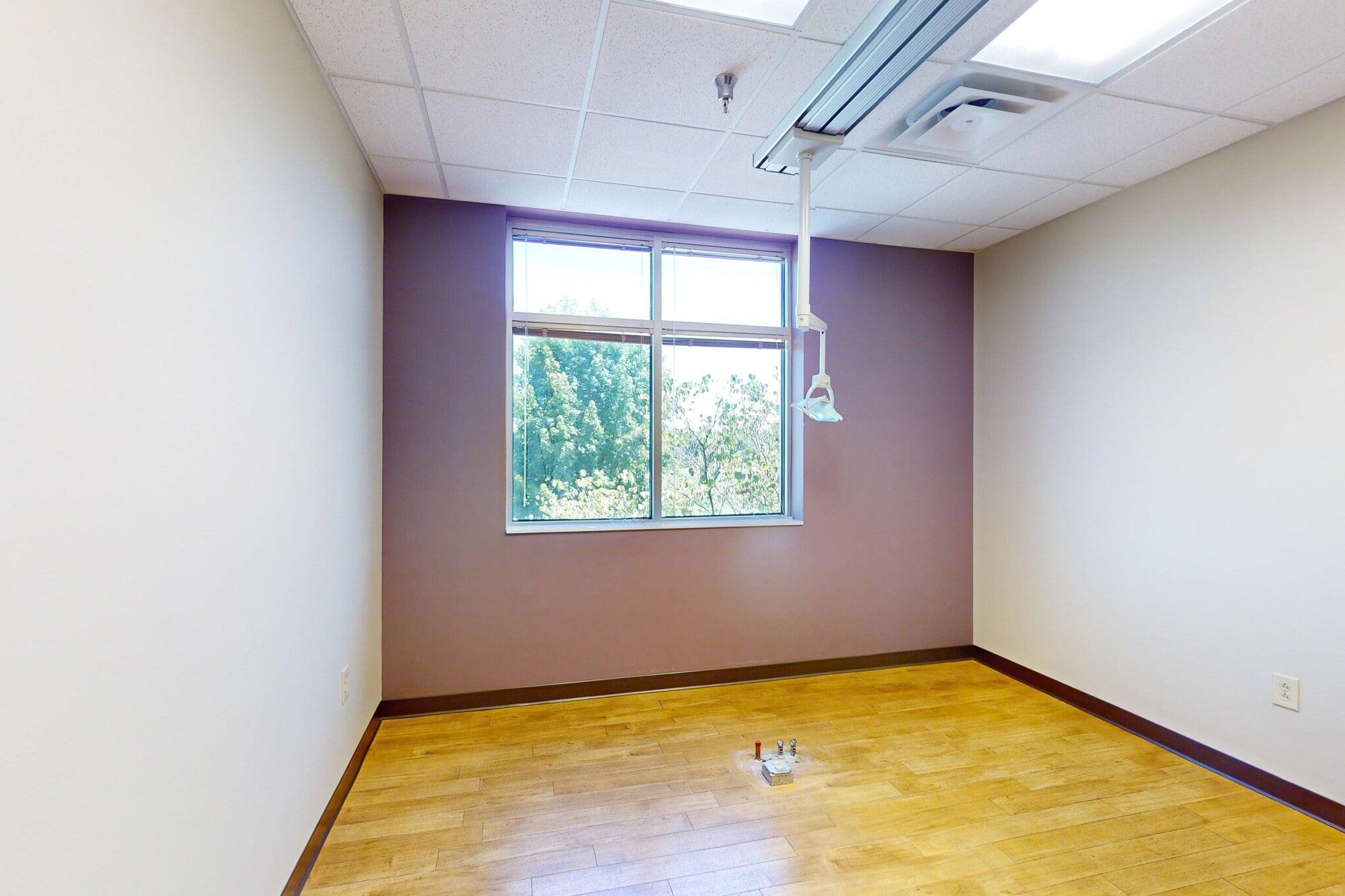 100 Springhouse Ct, Hendersonville, TN 37075 - Physicians Plaza of Hendersonville | LoopNet