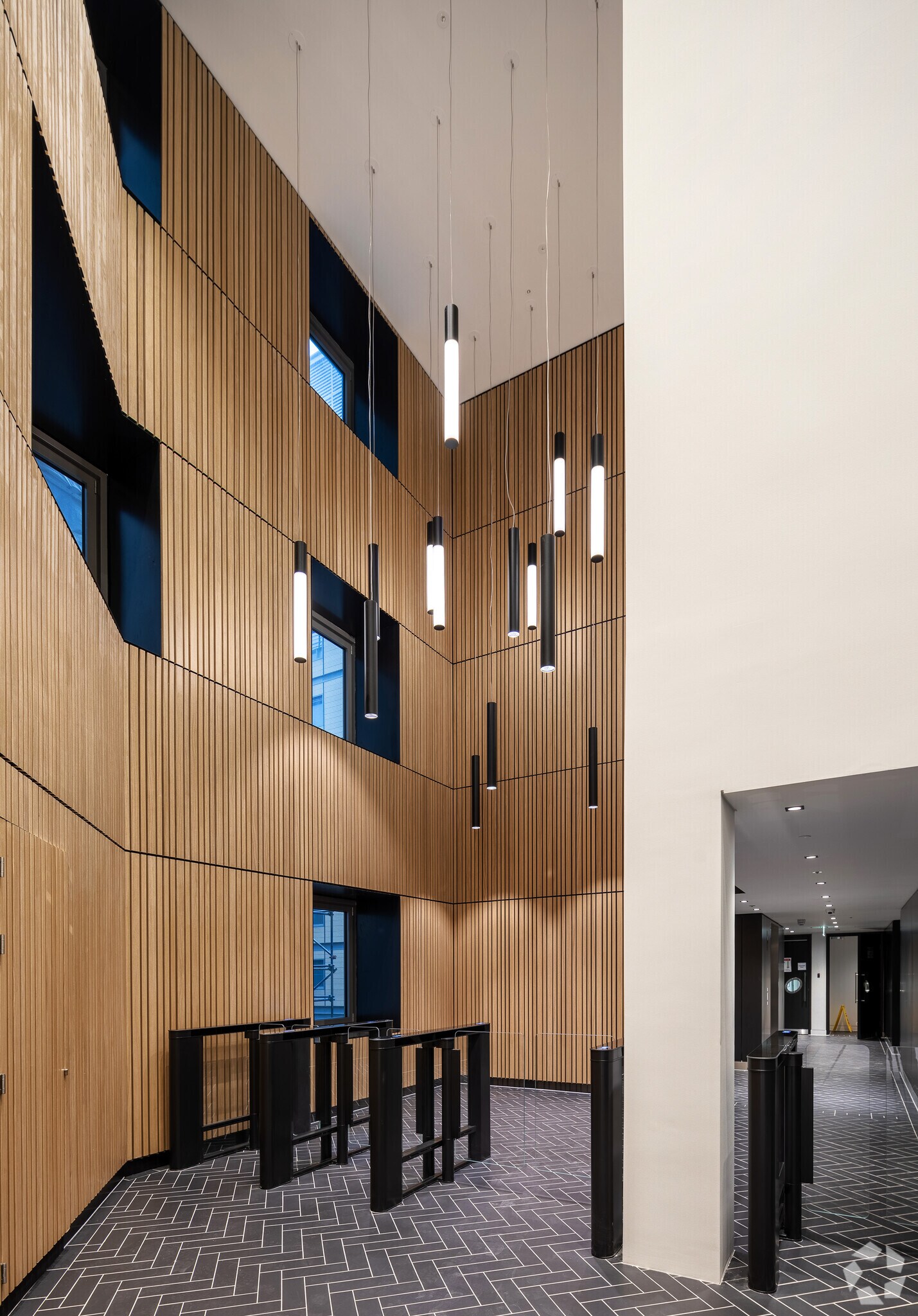 2A Southwark Bridge Rd, London, SE1 9HA - Office for Lease | LoopNet.com